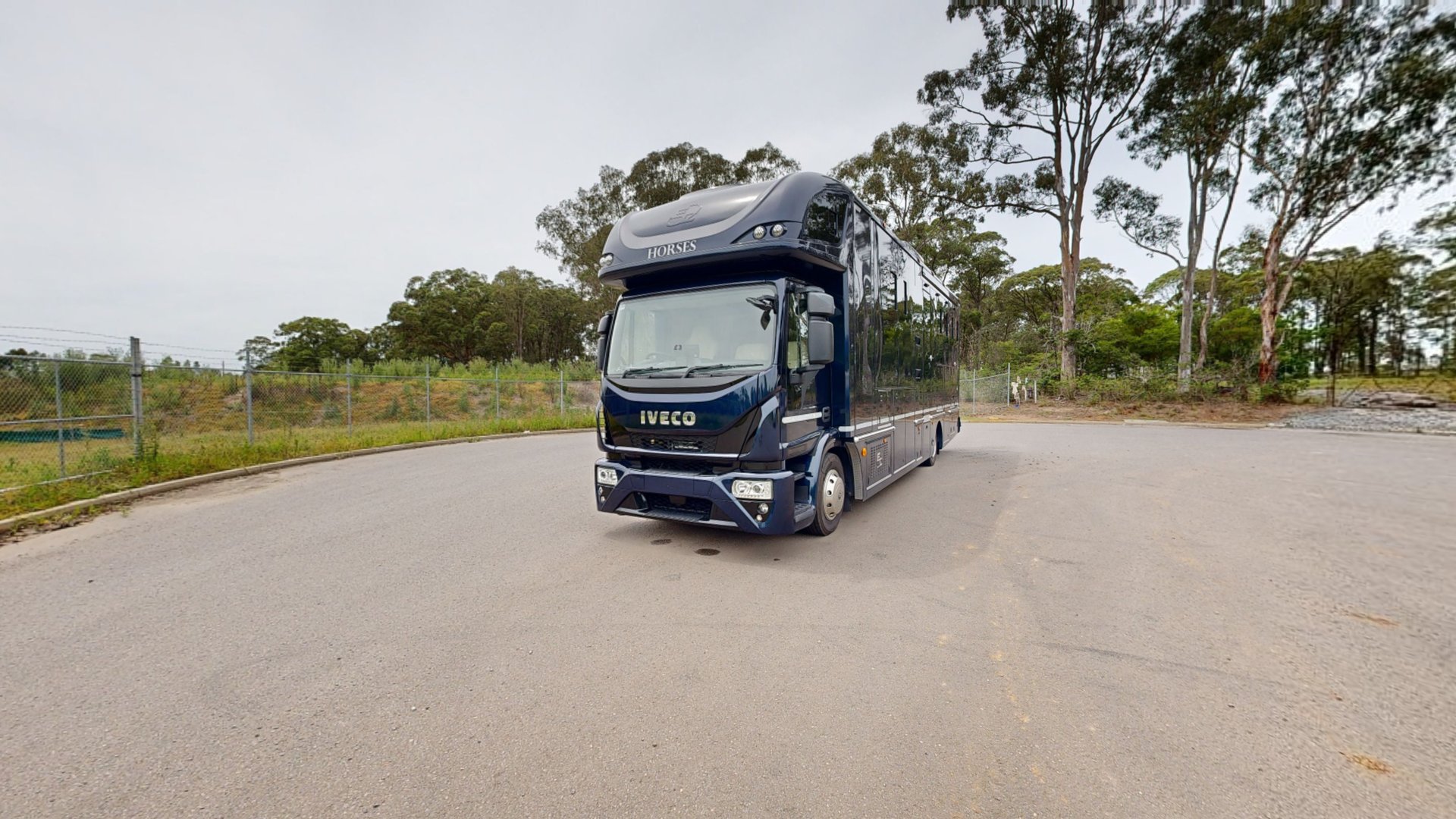 Hunter Horse Boxes - Signature Luxe 4 Horse - 3D Insights - 3D Virtual Tour